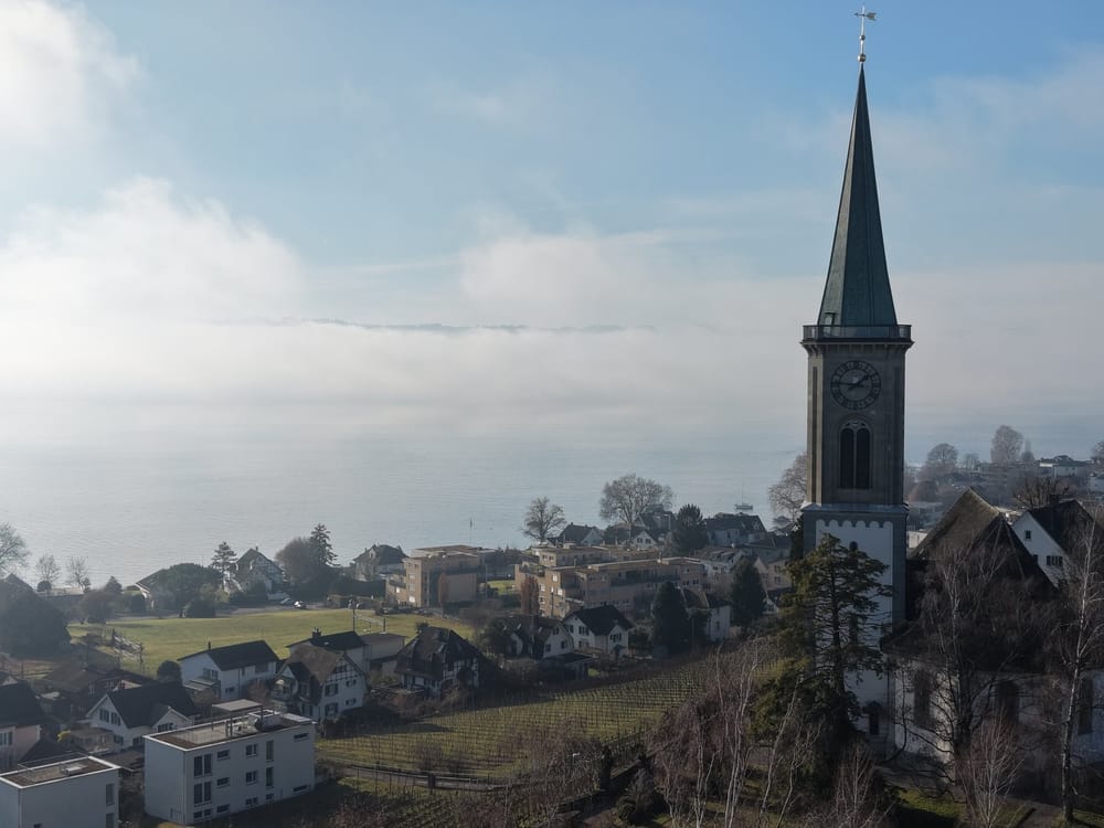 Steuerfuss bleibt bei 11%: Kirchgemeinde sagt Ja zu Budget 2026 und ...